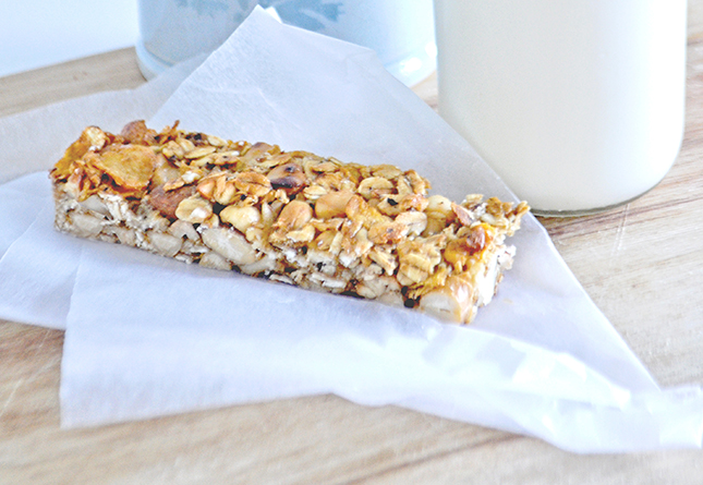 Delicious nut and honey muesli bars recipe - Kiwi Families