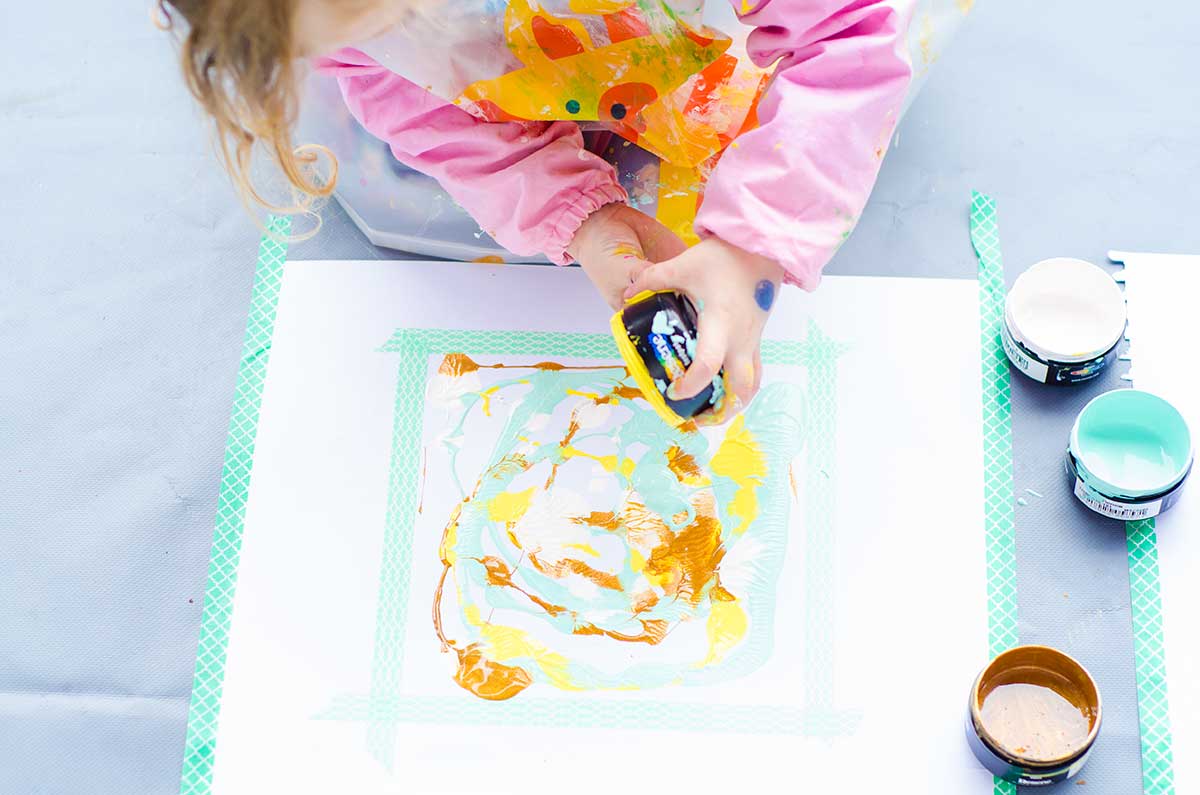 Kid's painting idea - pour and press - Kiwi Families