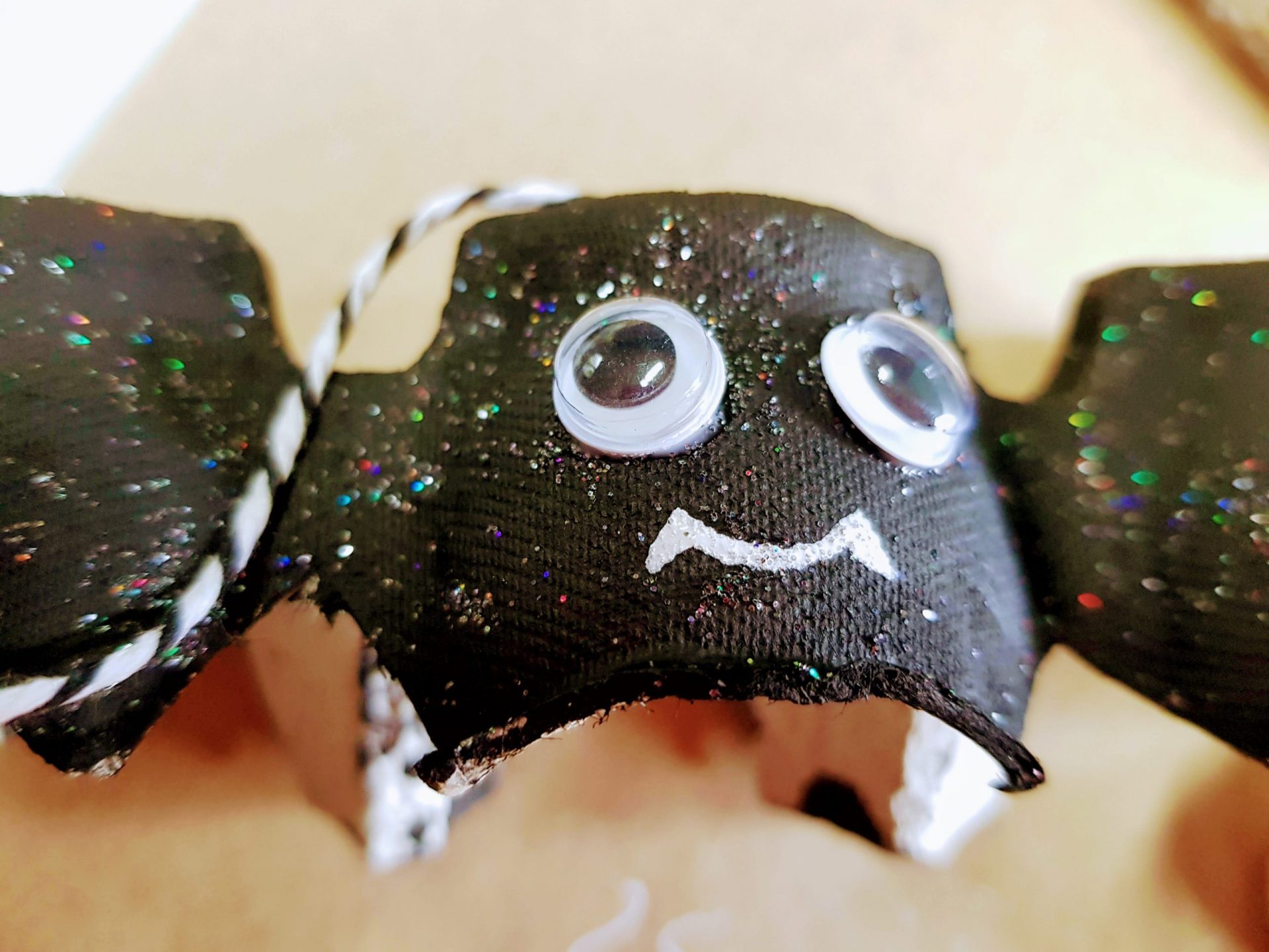Halloween craft - upcycled tin ghosts and egg carton bat - Kiwi Families