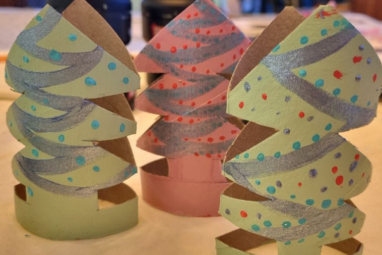 Cardboard Roll Christmas Trees - Kiwi Families