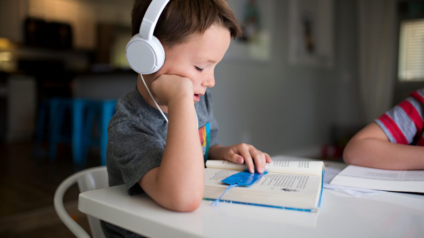30 Best Audiobooks for Kids - No Screens Needed!